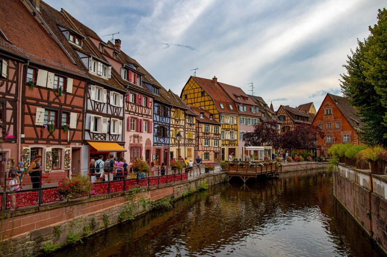 Quelle est la signification du drapeau de l’Alsace ? – Que Faire Que ...